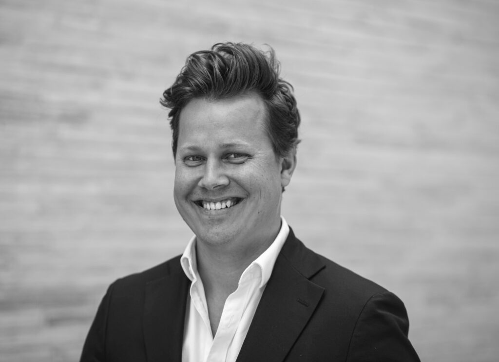 Who we are – Apsley House Capital Plc